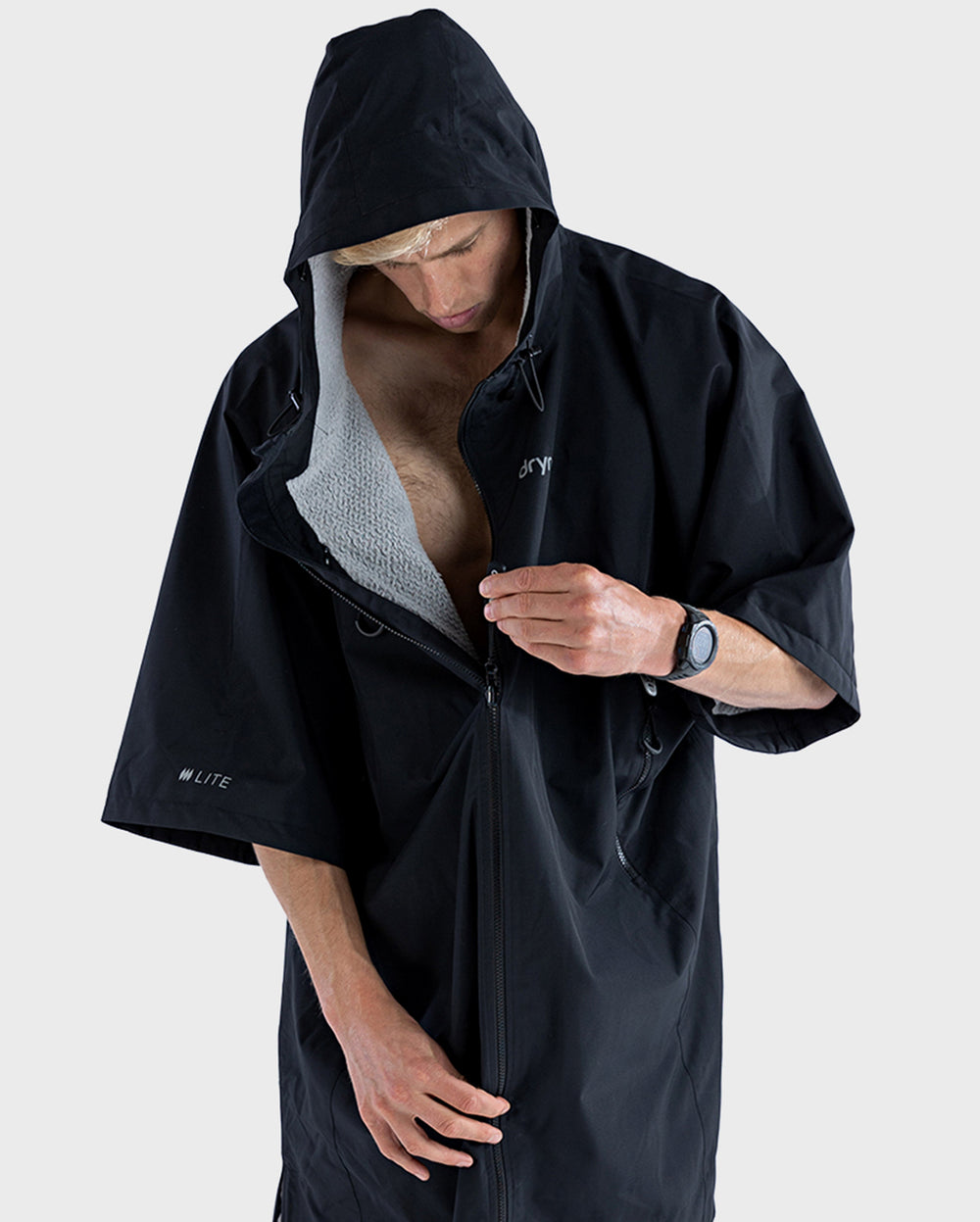 Black Lite Changing Robe | Dryrobe® – dryrobe
