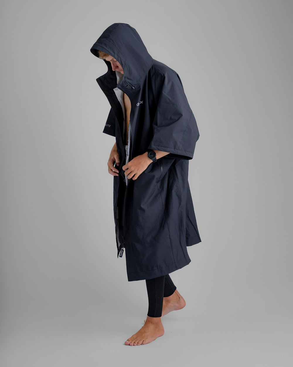 Black Lite Changing Robe | Dryrobe®