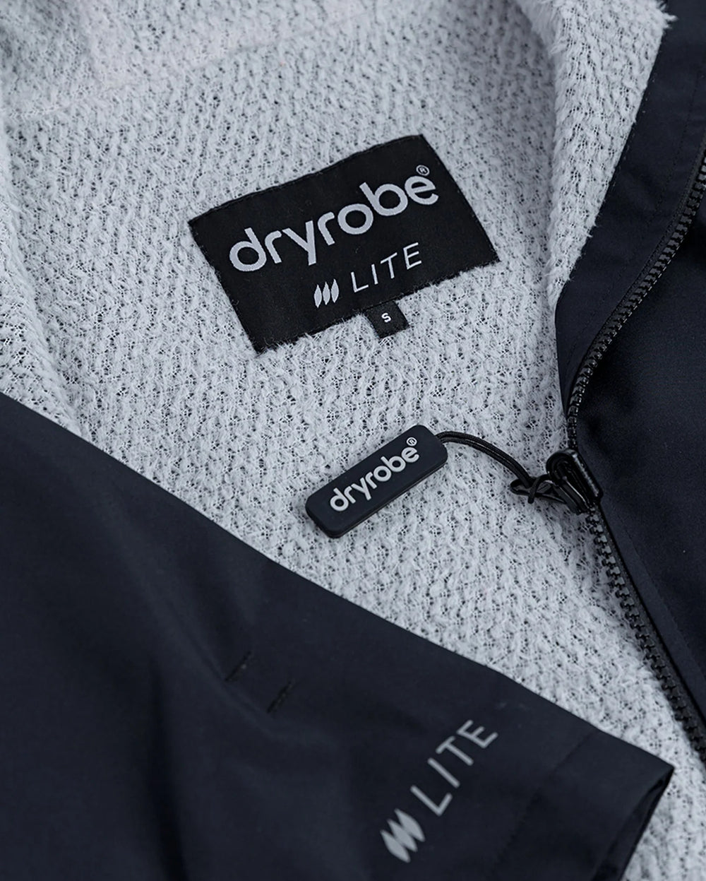 Black Lite Changing Robe | Dryrobe® – dryrobe
