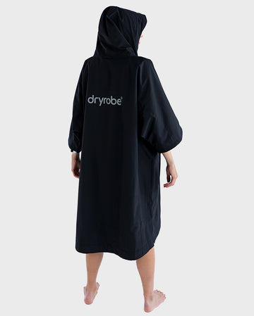 Black Lite Changing Robe | Dryrobe® – dryrobe