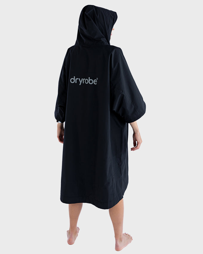 Black Lite Changing Robe | Dryrobe® – dryrobe