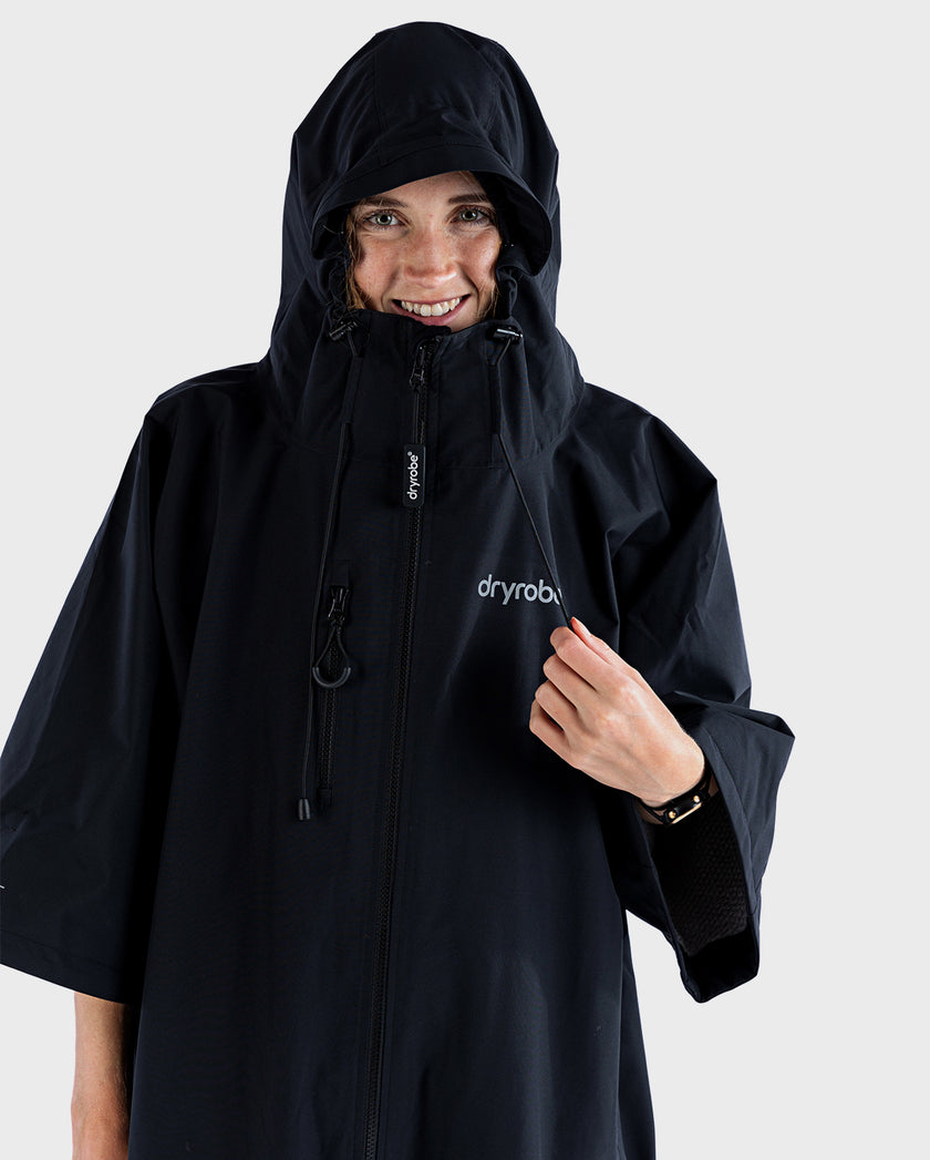 Black Lite Changing Robe | Dryrobe® – dryrobe