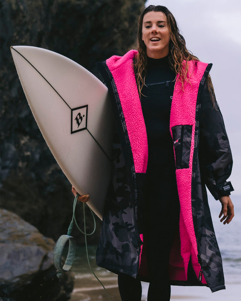 dryrobe® Advance Long Sleeve Changing Robe - Camo/Black/Pink