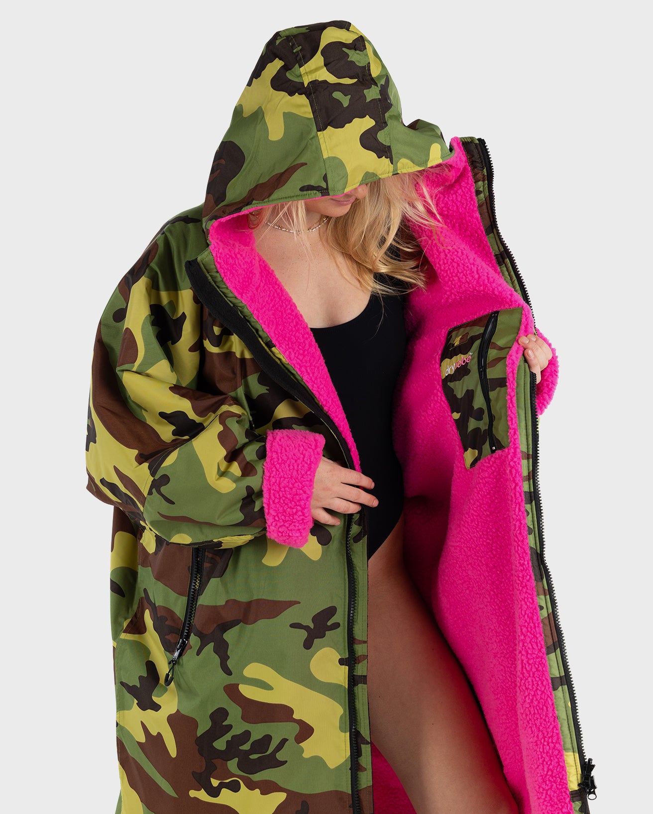 dryrobe® Advance Long Sleeve Changing Robe - Camo/Pink