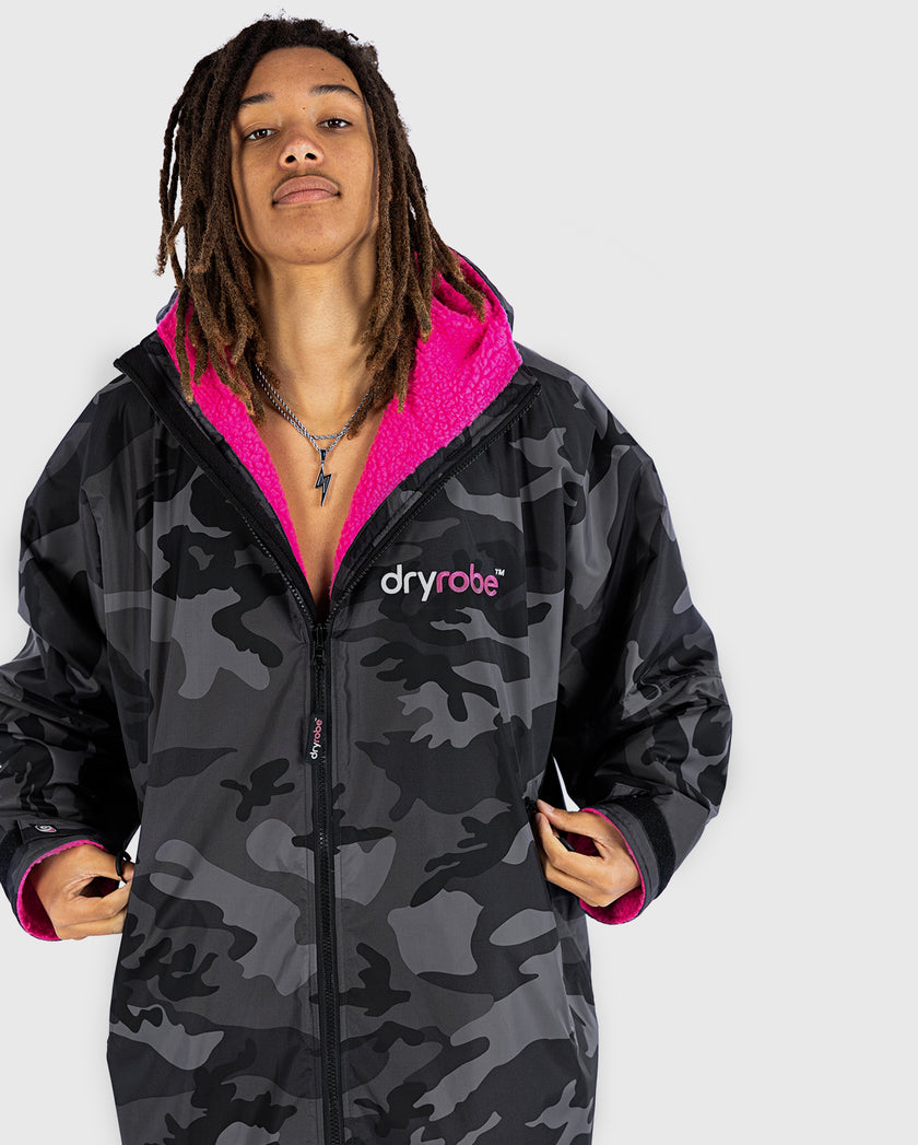 dryrobe® Advance Long Sleeve Changing Robe - Camo/Black/Pink