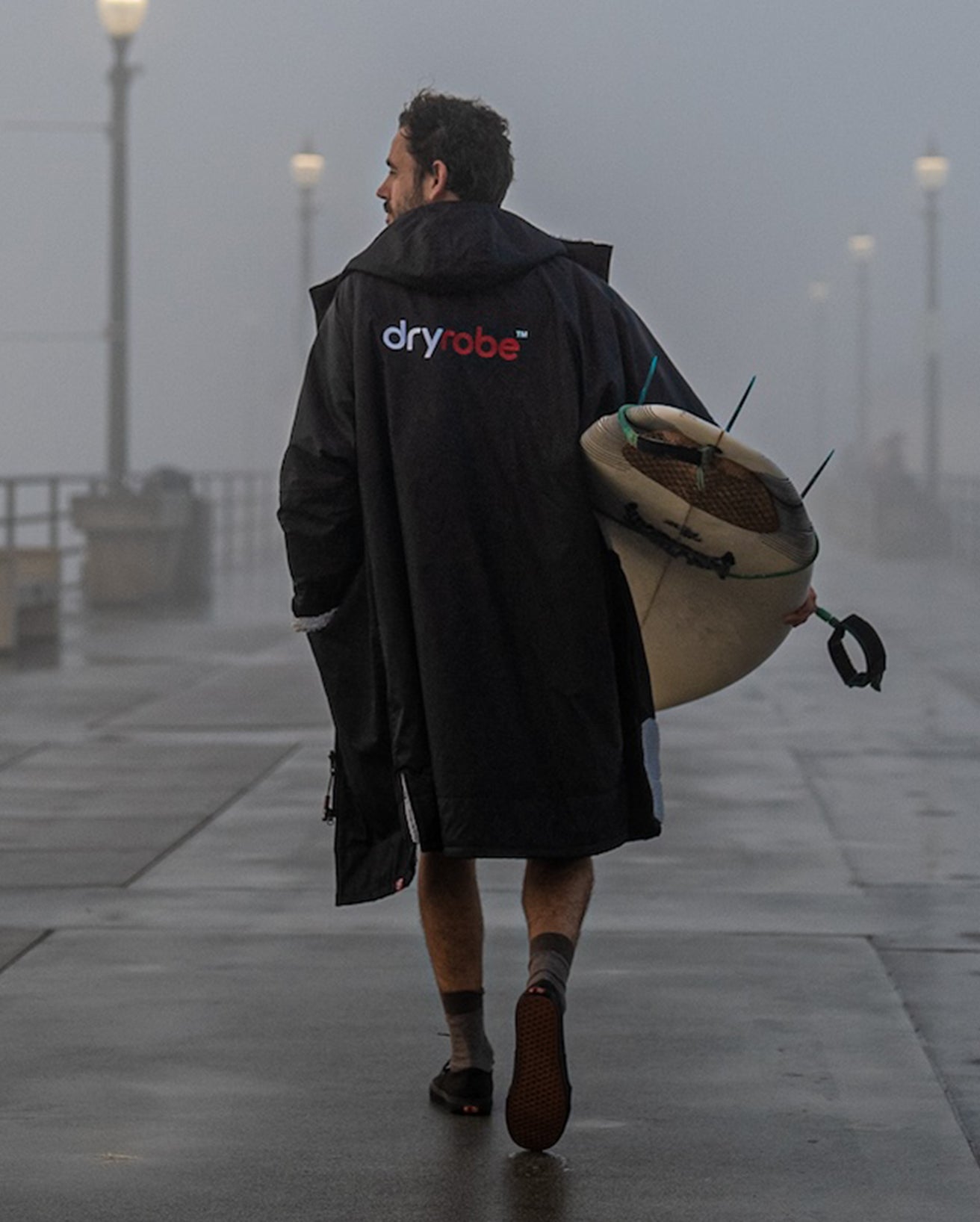 dryrobe® Advance Long Sleeve Changing Robe - Black/Grey